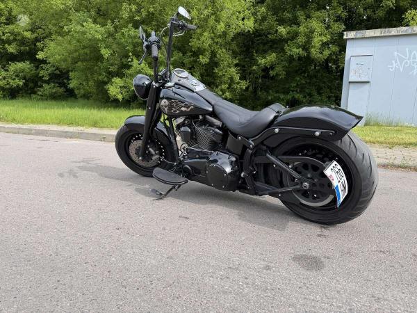 Black Harley-Davidson Fat Boy 2010 in Vilnius, with an engine capacity of 1.58 L and mileage of 69 thousand km for 8500 €, photo 1 on AUTOMOTO.COM.LV