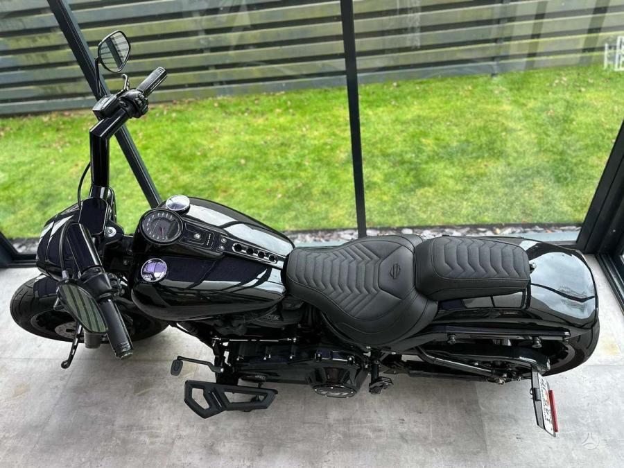 Black Harley-Davidson Fat Boy 2021 in Kaunas, with an engine capacity of 2.00 L and mileage of 9 thousand km for 26000 €, photo 3 on AUTOMOTO.COM.LV
