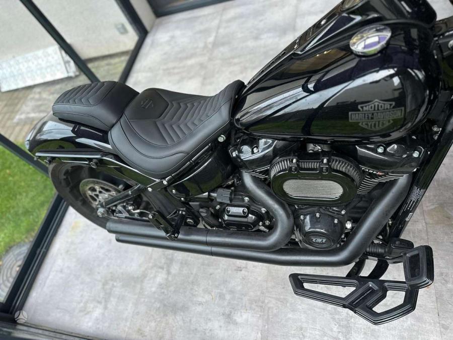 Black Harley-Davidson Fat Boy 2021 in Kaunas, with an engine capacity of 2.00 L and mileage of 9 thousand km for 26000 €, photo 8 on AUTOMOTO.COM.LV