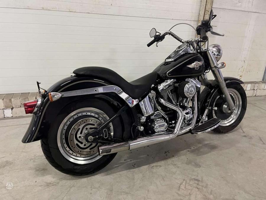 Harley-Davidson Fat Boy 2004 in Siauliai, with an engine capacity of 1.45 L and mileage of 30 thousand km for 6306 €, photo 5 on AUTOMOTO.COM.LV