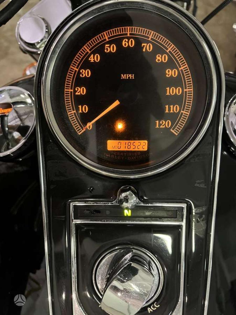 Harley-Davidson Fat Boy 2004 in Siauliai, with an engine capacity of 1.45 L and mileage of 30 thousand km for 6306 €, photo 9 on AUTOMOTO.COM.LV