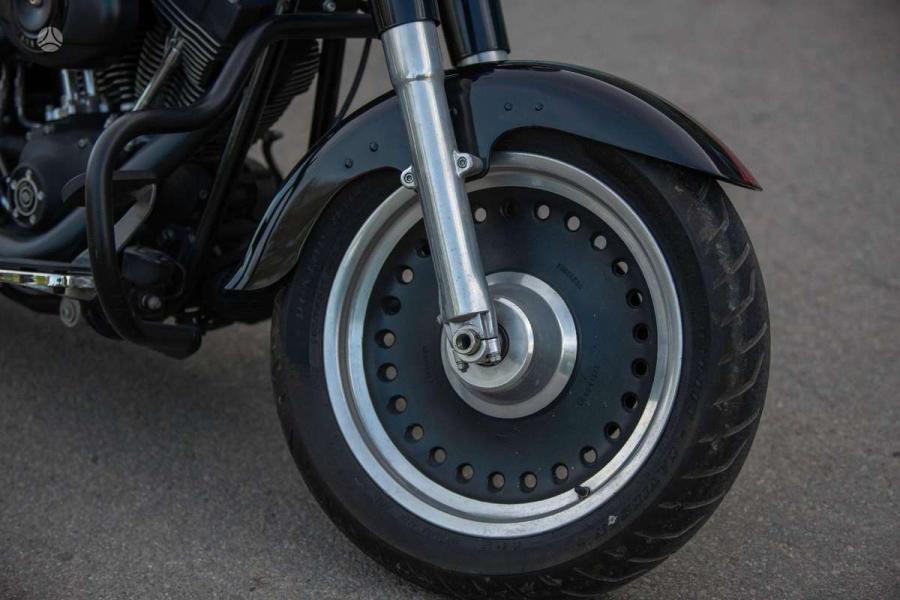Harley-Davidson Fat Boy 2007 in Siauliai, with an engine capacity of 1.45 L and mileage of 13 thousand km for 7050 €, photo 19 on AUTOMOTO.COM.LV