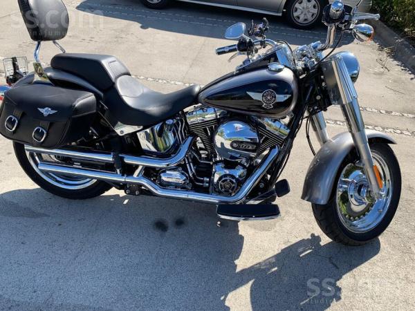Harley-Davidson Fat Boy 2016 in Riga, with an engine capacity of 1.60 L and mileage of 0 thousand km for 15000 €, photo 3 on AUTOMOTO.COM.LV