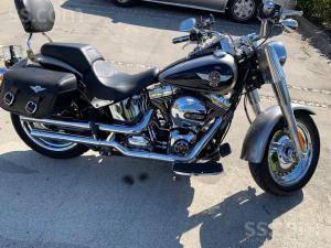 Harley-Davidson Fat Boy 2016 in Riga, with an engine capacity of 1.60 L and mileage of 0 thousand km for 15000 €, photo 3 on AUTOMOTO.COM.LV