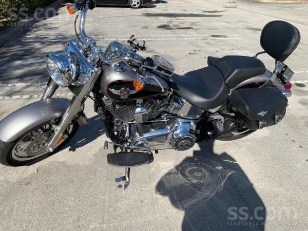 Harley-Davidson Fat Boy 2016 in Riga, with an engine capacity of 1.60 L and mileage of 0 thousand km for 15000 €, photo 4 on AUTOMOTO.COM.LV