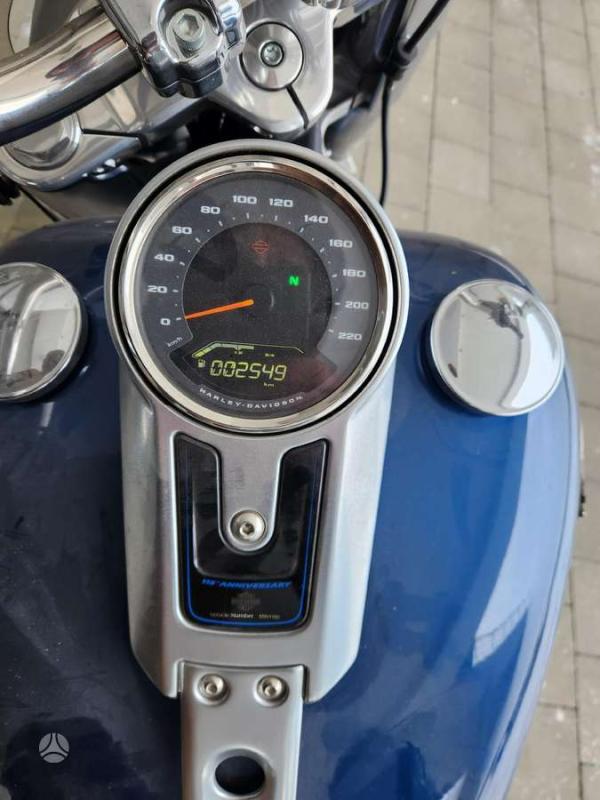 Harley-Davidson Fat Boy 2018 in Vilnius, with an engine capacity of 1.87 L and mileage of 3 thousand km for 19999 €, photo 6 on AUTOMOTO.COM.LV