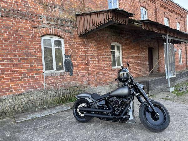 Harley-Davidson Fat Boy 2018 Mažeikiai, ar dzinēja tilpumu 1.75 L un nobraukumu 8 tūkst. km par 19800 €, foto 1 vietnē AUTOMOTO.COM.LV
