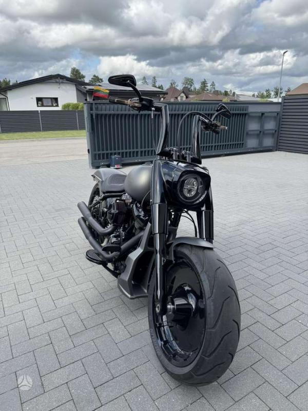 Harley-Davidson Fat Boy 2018 Mažeikiai, ar dzinēja tilpumu 1.75 L un nobraukumu 8 tūkst. km par 19800 €, foto 3 vietnē AUTOMOTO.COM.LV