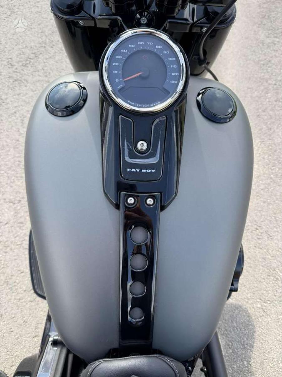 Harley-Davidson Fat Boy 2018 Mažeikiai, ar dzinēja tilpumu 1.75 L un nobraukumu 8 tūkst. km par 19800 €, foto 12 vietnē AUTOMOTO.COM.LV