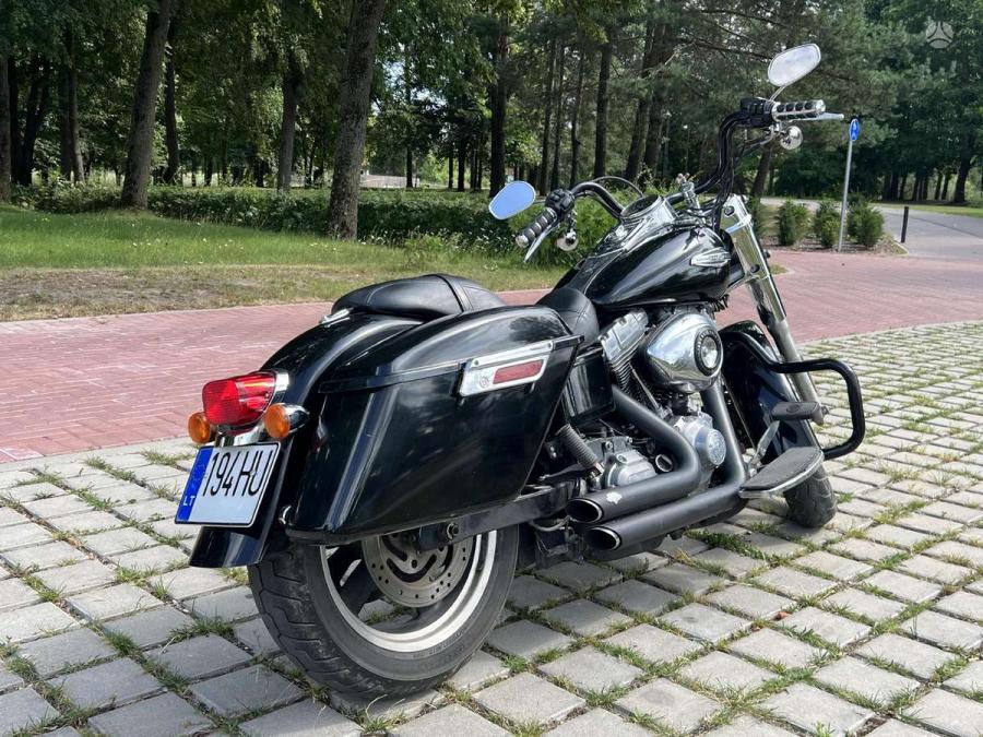 Melns Harley-Davidson FLD 2015 Biržai, ar dzinēja tilpumu 1.70 L un nobraukumu 64 tūkst. km par 6000 €, foto 3 vietnē AUTOMOTO.COM.LV
