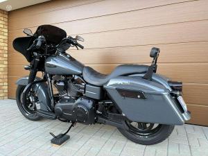 Pelēks Harley-Davidson FLD 2016 Viļņa, ar dzinēja tilpumu 1.70 L un nobraukumu 22 tūkst. km par 9300 €, foto 5 vietnē AUTOMOTO.COM.LV