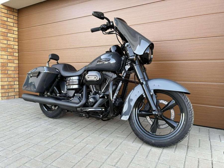 Pelēks Harley-Davidson FLD 2016 Viļņa, ar dzinēja tilpumu 1.70 L un nobraukumu 22 tūkst. km par 9300 €, foto 8 vietnē AUTOMOTO.COM.LV