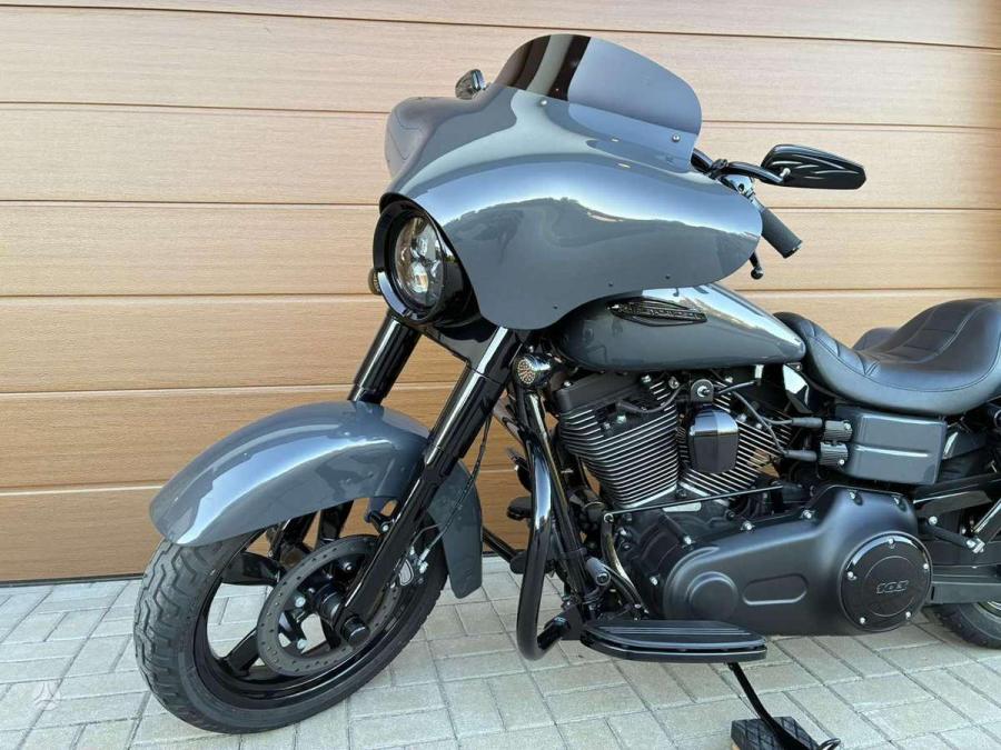 Pelēks Harley-Davidson FLD 2016 Viļņa, ar dzinēja tilpumu 1.70 L un nobraukumu 22 tūkst. km par 9300 €, foto 11 vietnē AUTOMOTO.COM.LV