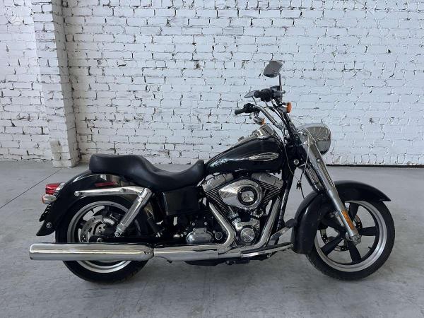 Harley-Davidson FLD 2012 Šauļi, ar dzinēja tilpumu 1.70 L un nobraukumu 41 tūkst. km par 6715 €, foto 1 vietnē AUTOMOTO.COM.LV
