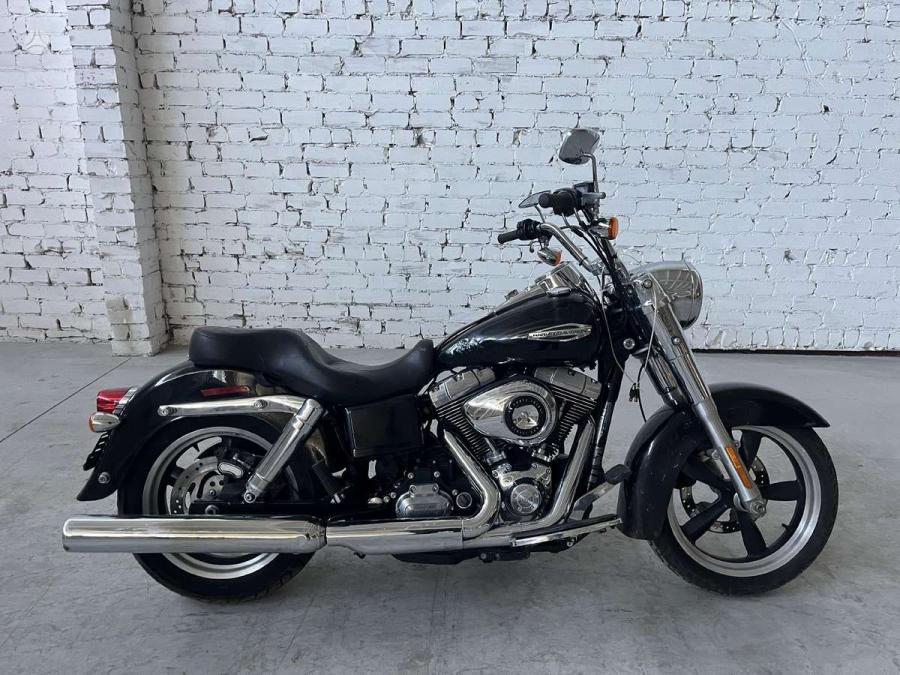 Harley-Davidson FLD 2012 Šauļi, ar dzinēja tilpumu 1.70 L un nobraukumu 41 tūkst. km par 6715 €, foto 1 vietnē AUTOMOTO.COM.LV