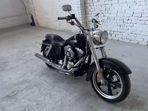 Harley-Davidson FLD 2012 Šauļi, ar dzinēja tilpumu 1.70 L un nobraukumu 41 tūkst. km par 6715 €, foto 2 vietnē AUTOMOTO.COM.LV