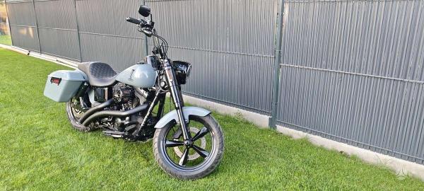 Harley-Davidson FLD 2012 in Vilnius, with an engine capacity of 1.69 L and mileage of 61 thousand km for 8500 €, photo 2 on AUTOMOTO.COM.LV