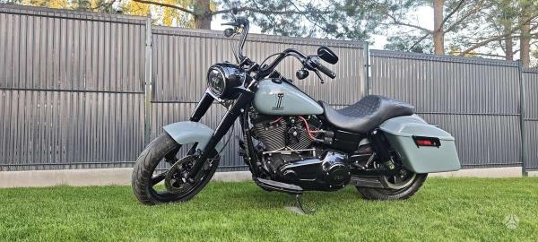 Harley-Davidson FLD 2012 in Vilnius, with an engine capacity of 1.69 L and mileage of 61 thousand km for 8500 €, photo 3 on AUTOMOTO.COM.LV