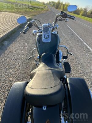Harley-Davidson FLD 2012 in Rezekne, with an engine capacity of 1.70 L and mileage of 0 thousand km for 8200 €, photo 5 on AUTOMOTO.COM.LV