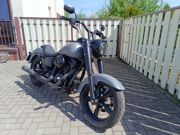 Harley-Davidson FLD 2013 Panevēža, ar dzinēja tilpumu 1.70 L un nobraukumu 48 tūkst. km par 6500 €, foto 3 vietnē AUTOMOTO.COM.LV