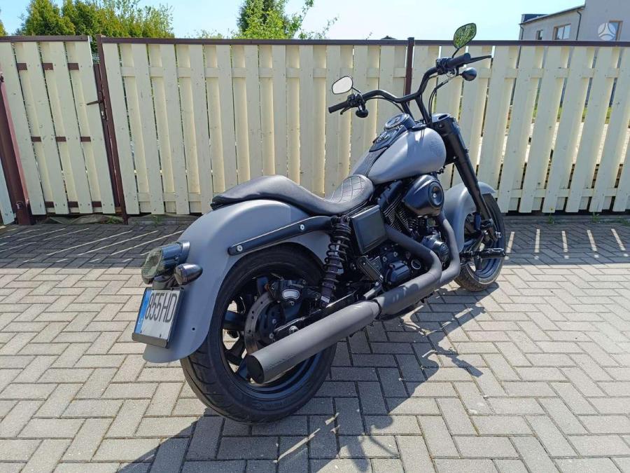 Harley-Davidson FLD 2013 Panevēža, ar dzinēja tilpumu 1.70 L un nobraukumu 48 tūkst. km par 6500 €, foto 4 vietnē AUTOMOTO.COM.LV