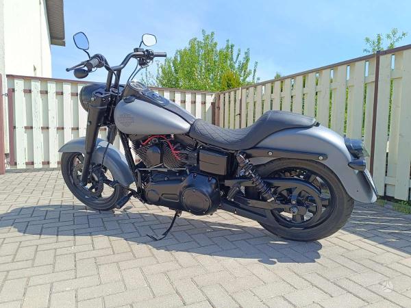 Harley-Davidson FLD 2013 Panevēža, ar dzinēja tilpumu 1.70 L un nobraukumu 48 tūkst. km par 6500 €, foto 5 vietnē AUTOMOTO.COM.LV