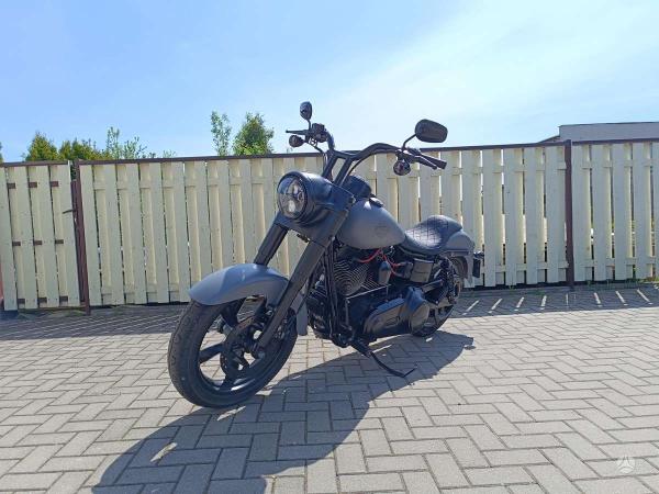 Harley-Davidson FLD 2013 Panevēža, ar dzinēja tilpumu 1.70 L un nobraukumu 48 tūkst. km par 6500 €, foto 7 vietnē AUTOMOTO.COM.LV