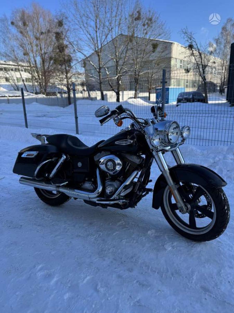 Harley-Davidson FLD 2015 Kauņa, ar dzinēja tilpumu 1.69 L un nobraukumu 13 tūkst. km par 5500 €, foto 1 vietnē AUTOMOTO.COM.LV