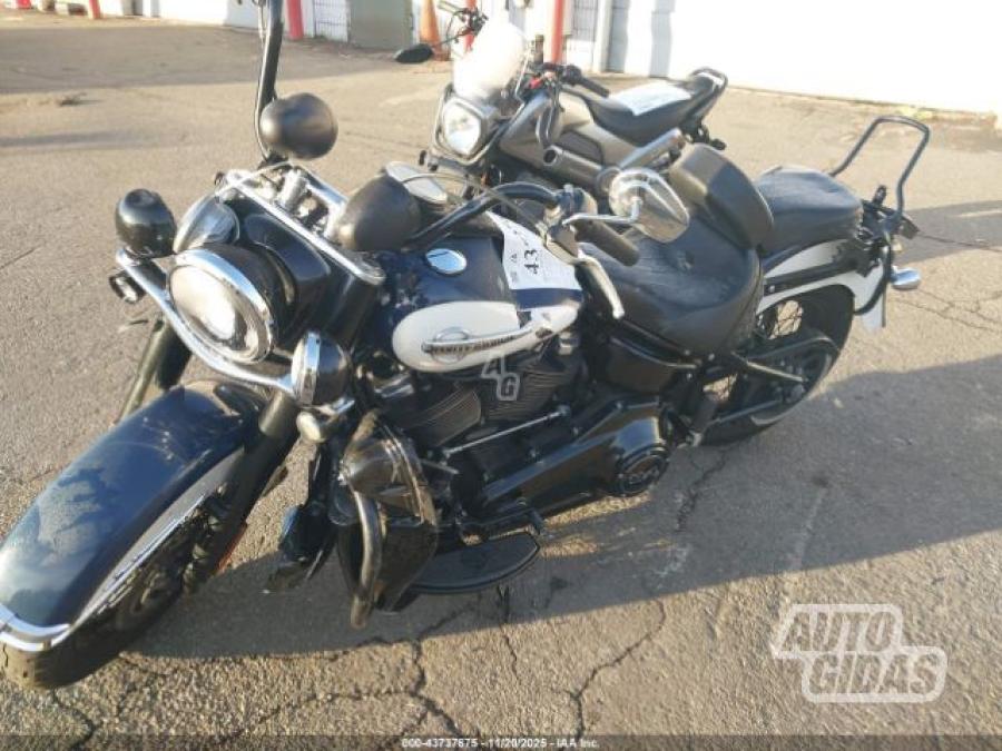 Black Harley-Davidson FLH 0 in Klaipeda, with an engine capacity of 0.00 L and mileage of 0 thousand km for 3800 €, photo 9 on AUTOMOTO.COM.LV