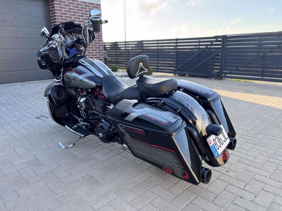 Harley-Davidson FLH 2019 in Gargzdai, with an engine capacity of 1.92 L and mileage of 11 thousand km for 24999 €, photo 5 on AUTOMOTO.COM.LV
