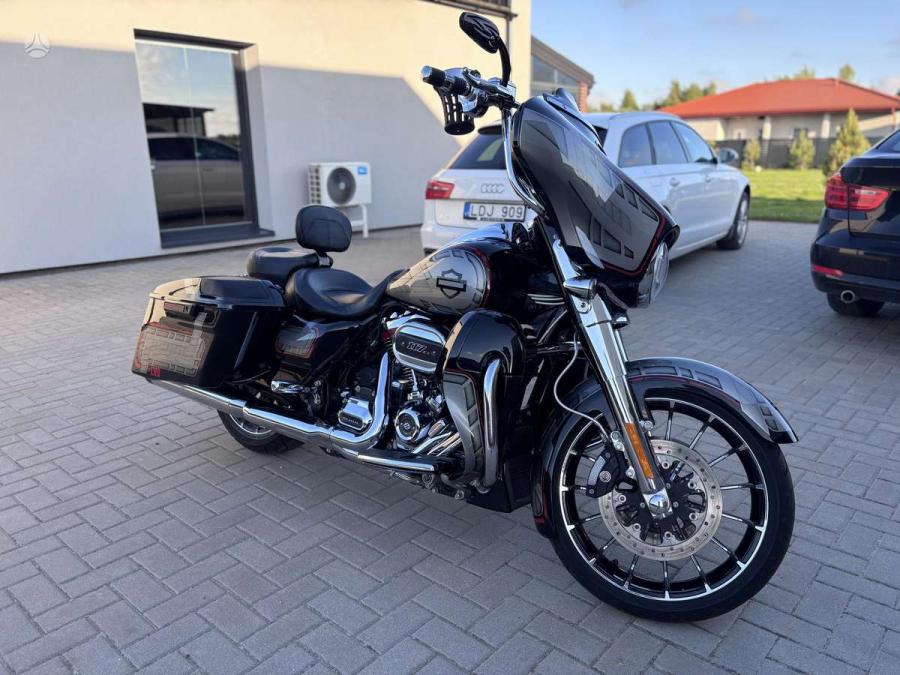 Harley-Davidson FLH 2019 in Gargzdai, with an engine capacity of 1.92 L and mileage of 11 thousand km for 24999 €, photo 6 on AUTOMOTO.COM.LV