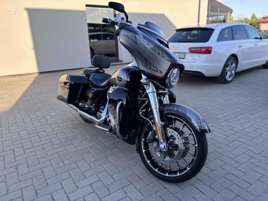 Harley-Davidson FLH 2019 in Gargzdai, with an engine capacity of 1.92 L and mileage of 11 thousand km for 24999 €, photo 7 on AUTOMOTO.COM.LV