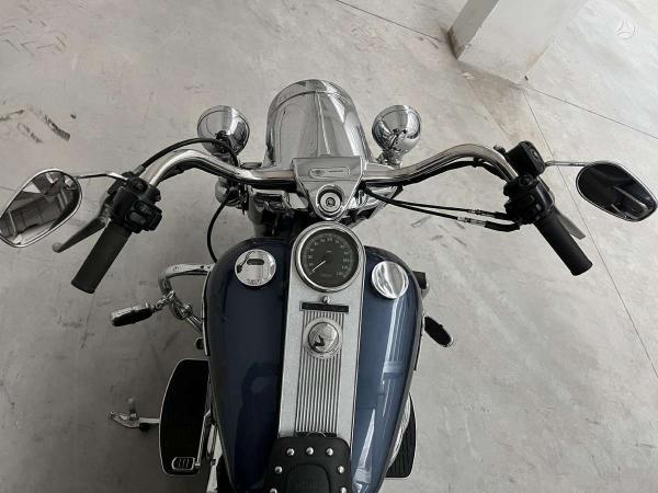 Harley-Davidson FLHR 2003 in Siauliai, with an engine capacity of 1.45 L and mileage of 55 thousand km for 6342 €, photo 6 on AUTOMOTO.COM.LV