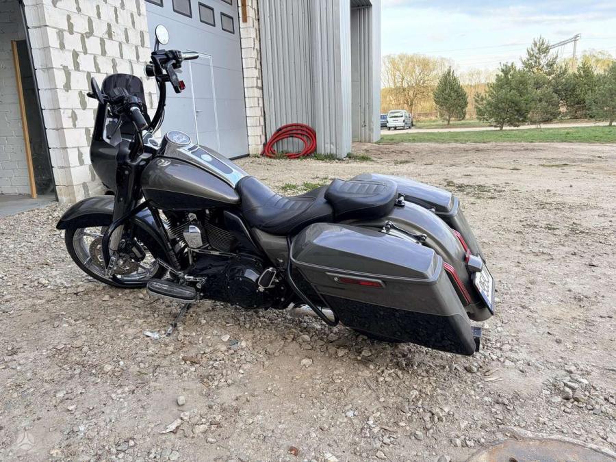 Harley-Davidson FLHR 2014 Kėdainiai, ar dzinēja tilpumu 1.80 L un nobraukumu 30 tūkst. km par 12222 €, foto 12 vietnē AUTOMOTO.COM.LV