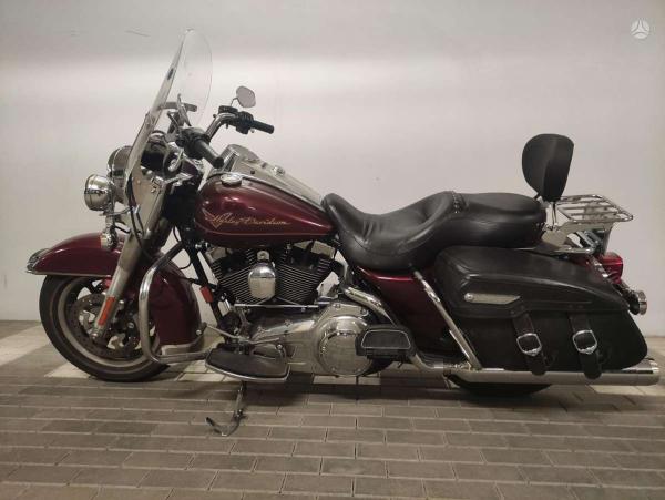 Red Harley-Davidson FLHR 2008 in Kaunas, with an engine capacity of 1.58 L and mileage of 53 thousand km for 5800 €, photo 1 on AUTOMOTO.COM.LV
