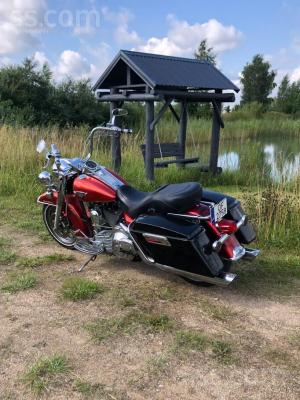 Harley-Davidson FLHRCI 2000 in Riga, with an engine capacity of 1.45 L and mileage of 0 thousand km for 7590 €, photo 3 on AUTOMOTO.COM.LV