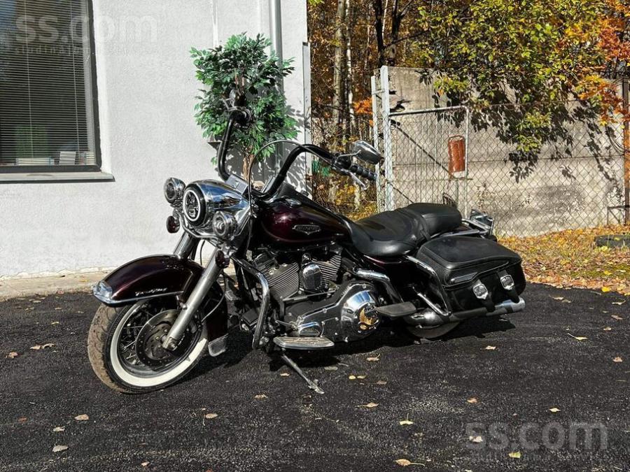 Harley-Davidson FLHRCI 2006 in Daugavpils, with an engine capacity of 1.45 L and mileage of 0 thousand km for 6500 €, photo 1 on AUTOMOTO.COM.LV