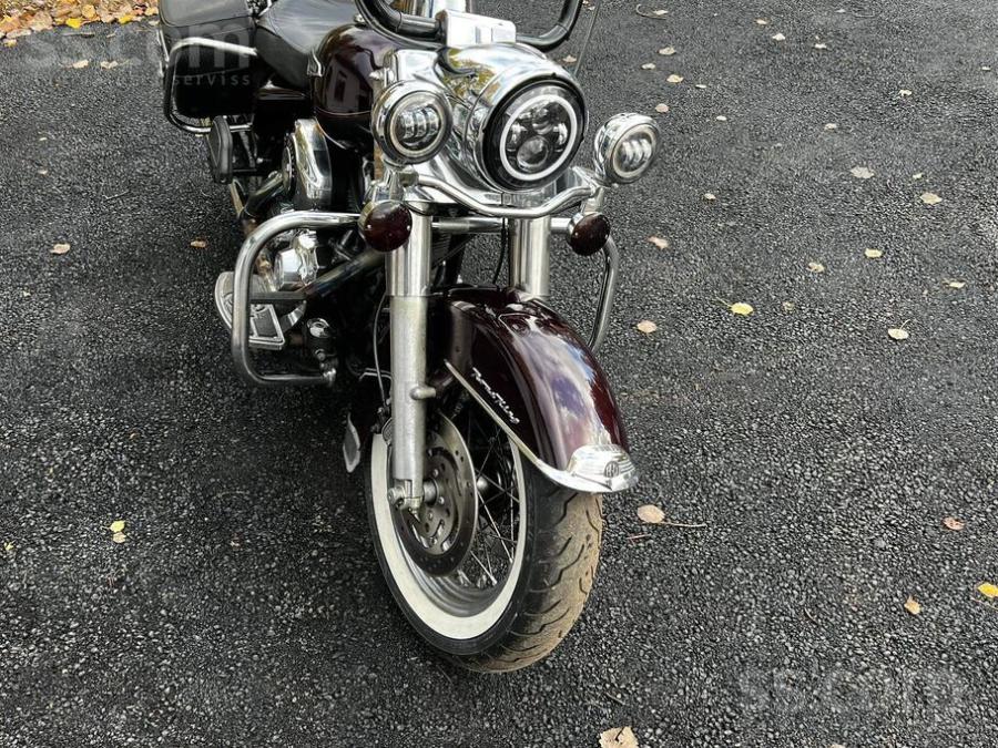 Harley-Davidson FLHRCI 2006 in Daugavpils, with an engine capacity of 1.45 L and mileage of 0 thousand km for 6500 €, photo 3 on AUTOMOTO.COM.LV