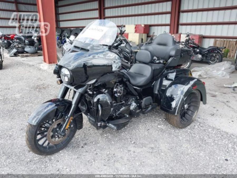Black Harley-Davidson FLHT 0 in Klaipeda, with an engine capacity of 0.00 L and mileage of 0 thousand km for 16700 €, photo 2 on AUTOMOTO.COM.LV
