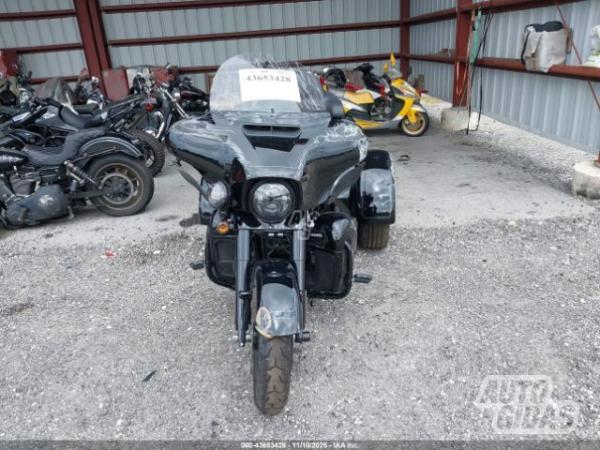 Black Harley-Davidson FLHT 0 in Klaipeda, with an engine capacity of 0.00 L and mileage of 0 thousand km for 16700 €, photo 5 on AUTOMOTO.COM.LV