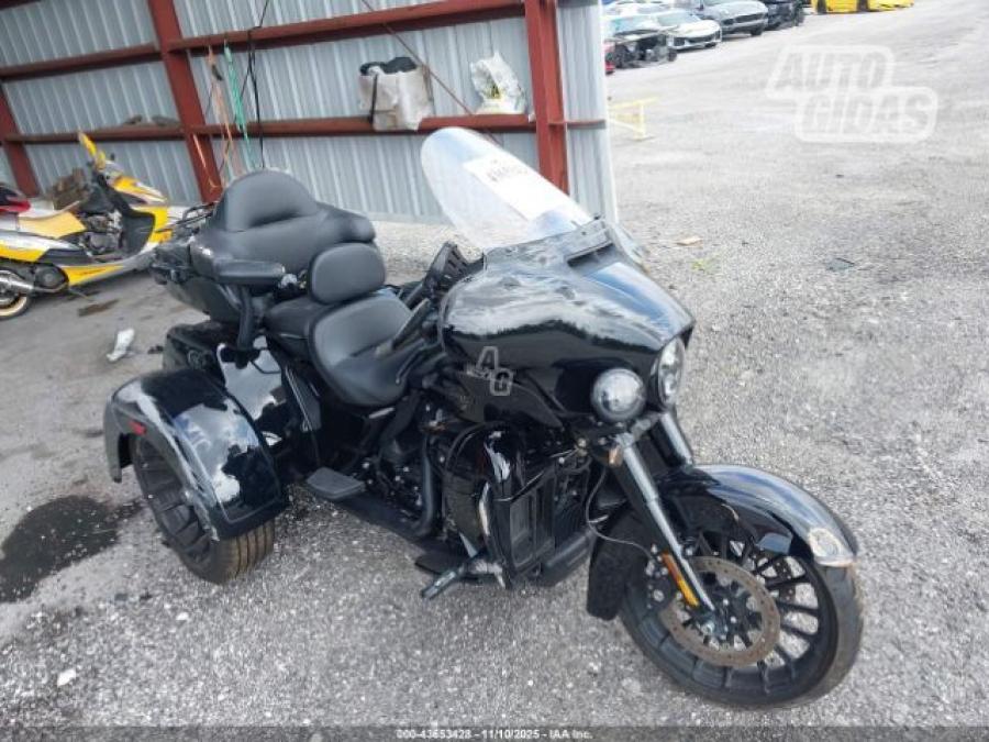 Black Harley-Davidson FLHT 0 in Klaipeda, with an engine capacity of 0.00 L and mileage of 0 thousand km for 16700 €, photo 14 on AUTOMOTO.COM.LV