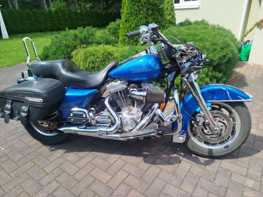 Blue Harley-Davidson FLHT 2006 in Vilnius, with an engine capacity of 1.45 L and mileage of 23 thousand km for 4400 €, photo 18 on AUTOMOTO.COM.LV