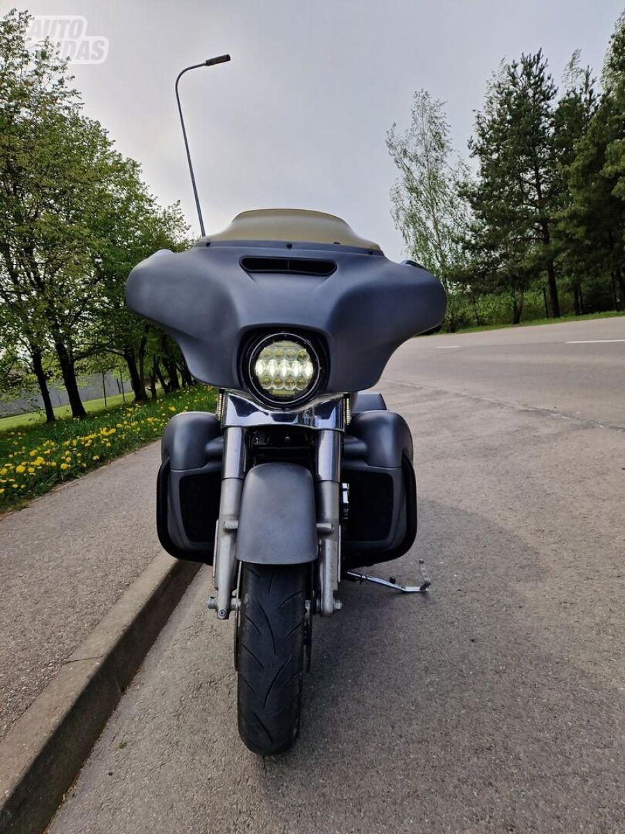 Pelēks Harley-Davidson FLHT 2015 Marijampole, ar dzinēja tilpumu 1.70 L un nobraukumu 0 tūkst. km par 11200 €, foto 3 vietnē AUTOMOTO.COM.LV