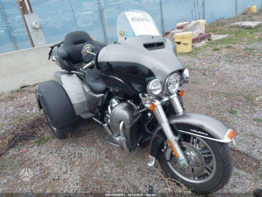 Grey Harley-Davidson FLHT 2016 in Klaipeda, with an engine capacity of 0.00 L and mileage of 19 thousand km for 6000 €, photo 1 on AUTOMOTO.COM.LV