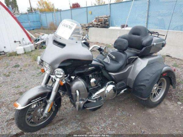 Pelēks Harley-Davidson FLHT 2016 Klaipėda, ar dzinēja tilpumu 0.00 L un nobraukumu 19 tūkst. km par 6000 €, foto 2 vietnē AUTOMOTO.COM.LV