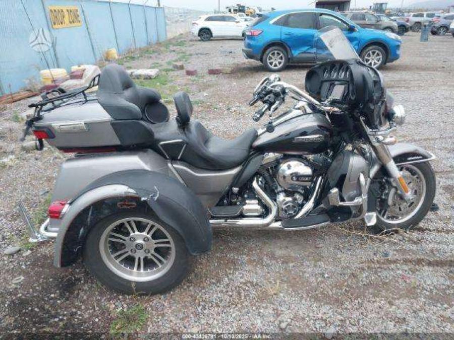 Grey Harley-Davidson FLHT 2016 in Klaipeda, with an engine capacity of 0.00 L and mileage of 19 thousand km for 6000 €, photo 12 on AUTOMOTO.COM.LV