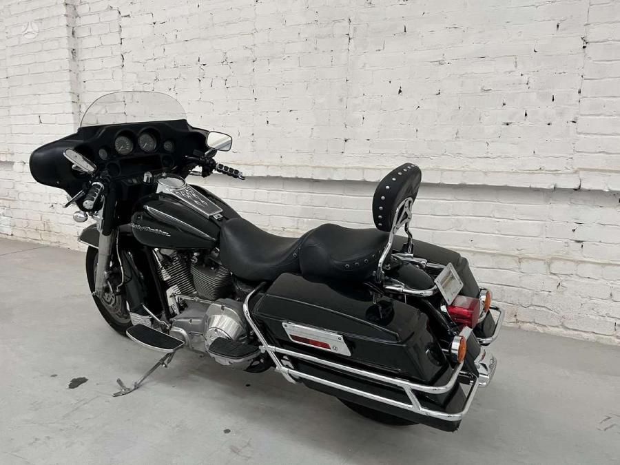 Harley-Davidson FLHT 2002 Šauļi, ar dzinēja tilpumu 1.45 L un nobraukumu 35 tūkst. km par 5156 €, foto 14 vietnē AUTOMOTO.COM.LV
