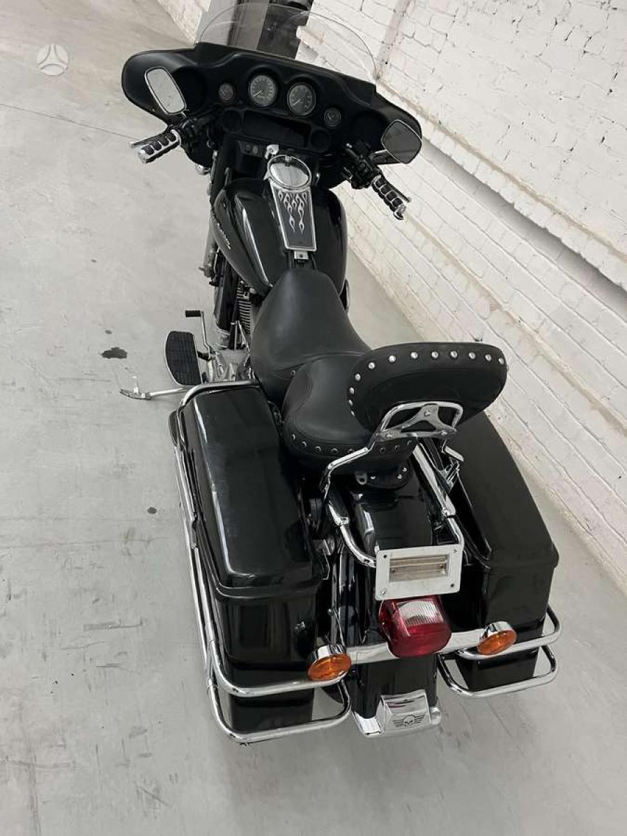 Harley-Davidson FLHT 2002 Šauļi, ar dzinēja tilpumu 1.45 L un nobraukumu 35 tūkst. km par 5156 €, foto 15 vietnē AUTOMOTO.COM.LV