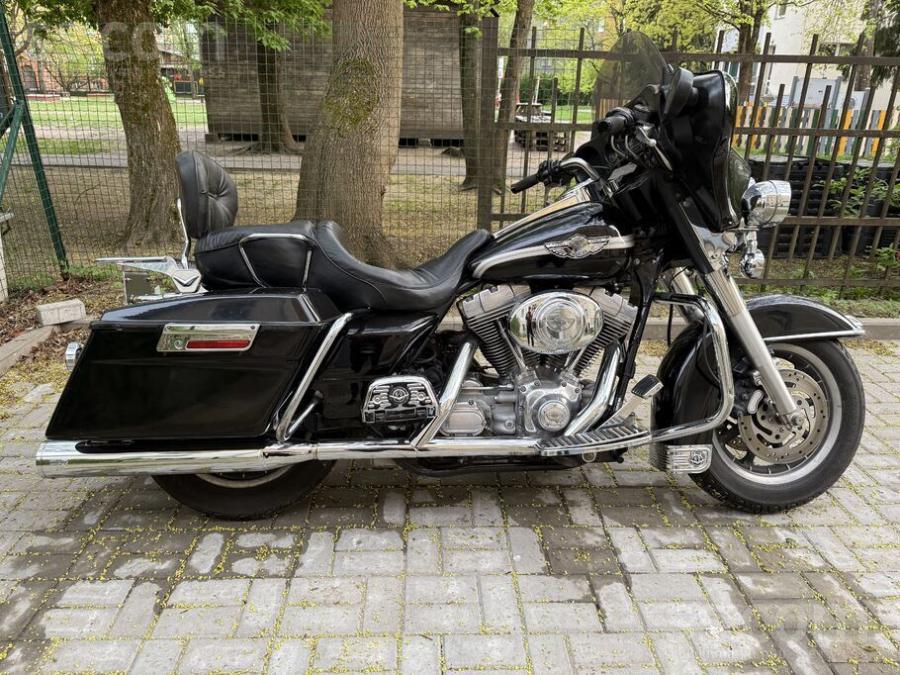 Harley-Davidson FLHT 2003 in Riga, with an engine capacity of 1.45 L and mileage of 0 thousand km for 7700 €, photo 3 on AUTOMOTO.COM.LV