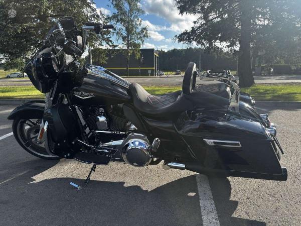Harley-Davidson FLHT 2016 in Plunge, with an engine capacity of 1.69 L and mileage of 29 thousand km for 10499 €, photo 5 on AUTOMOTO.COM.LV